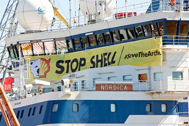 Shell defends itself at climate conference in London | Dialogue Earth