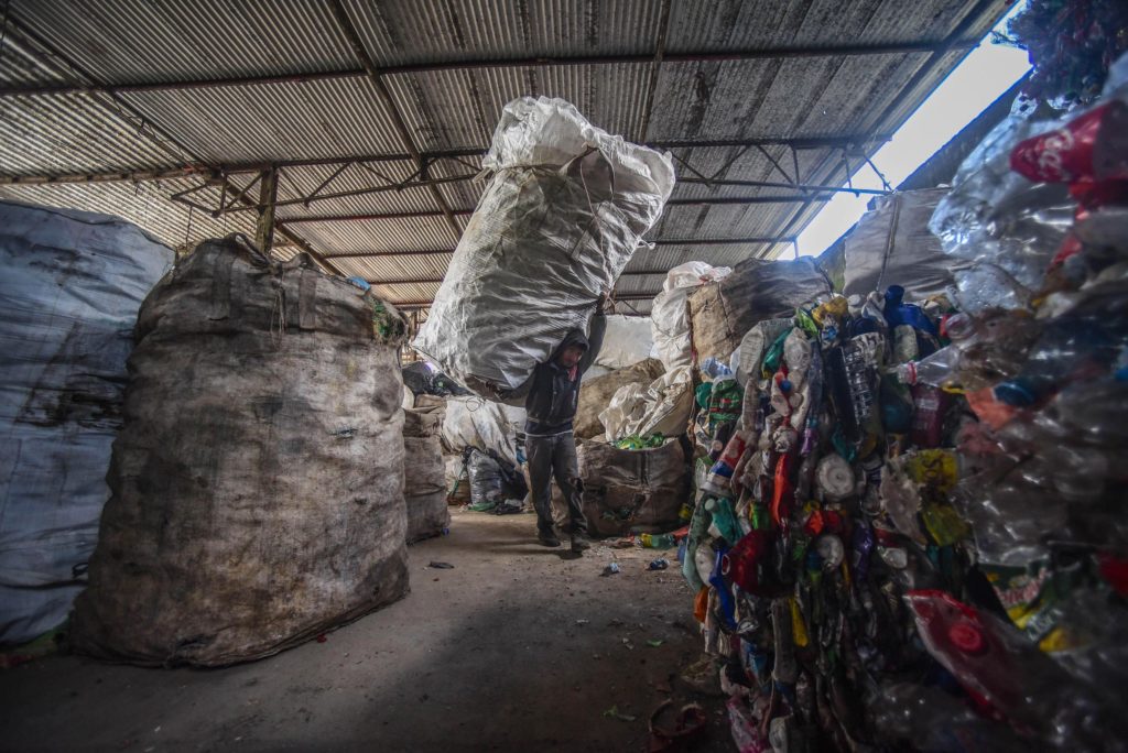 As plastic piles up in Mexico, waste pickers bear the burden | Dialogue ...