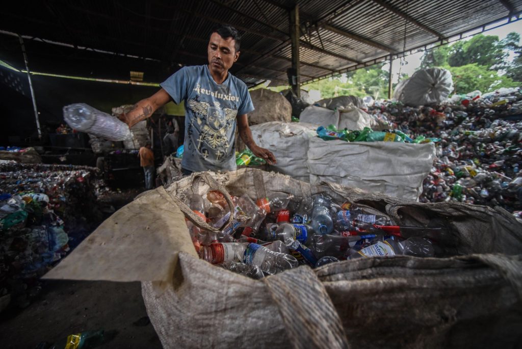 As plastic piles up in Mexico, waste pickers bear the burden | Dialogue ...