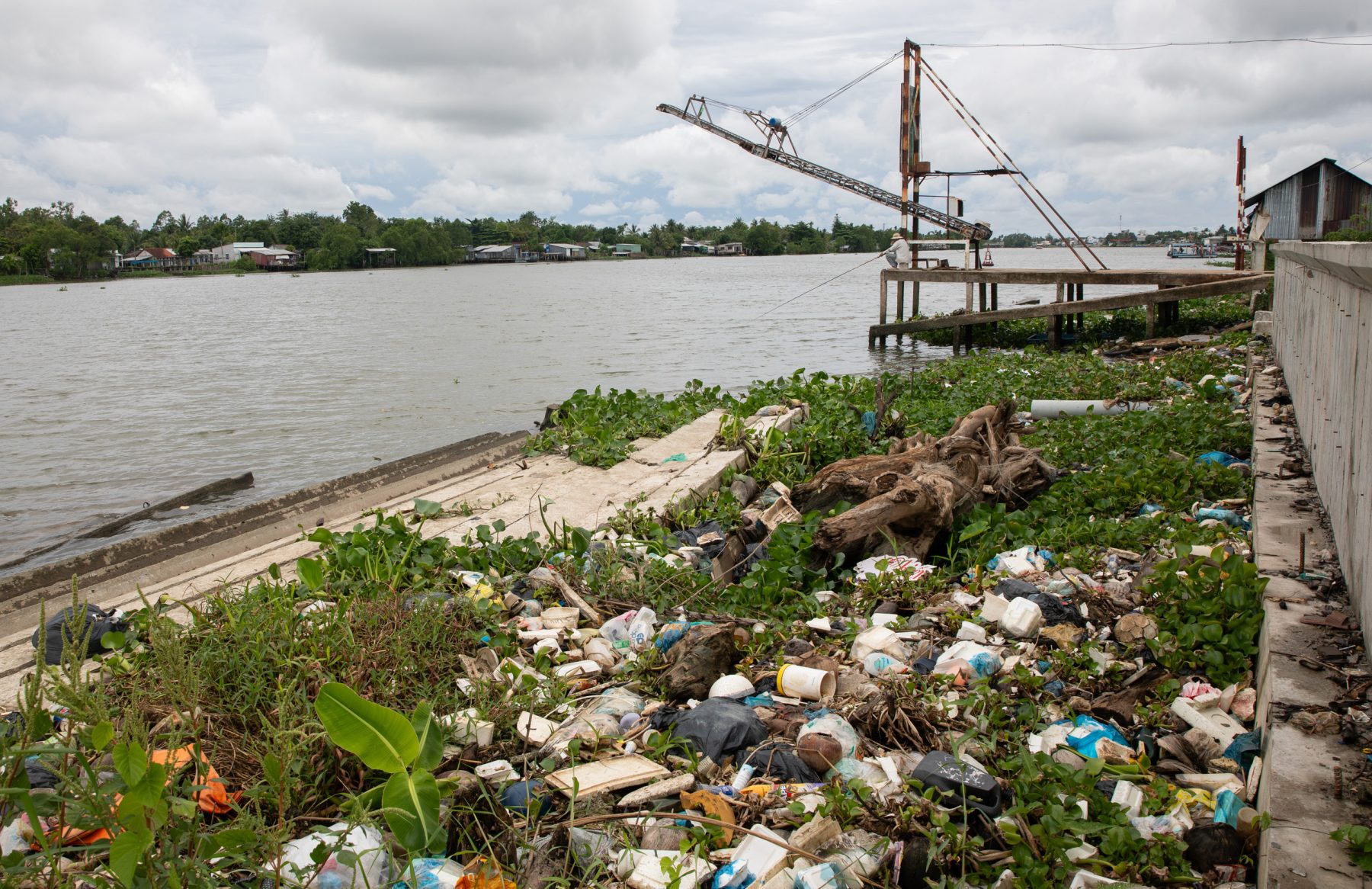 The struggle against plastic choking the Mekong | Dialogue Earth