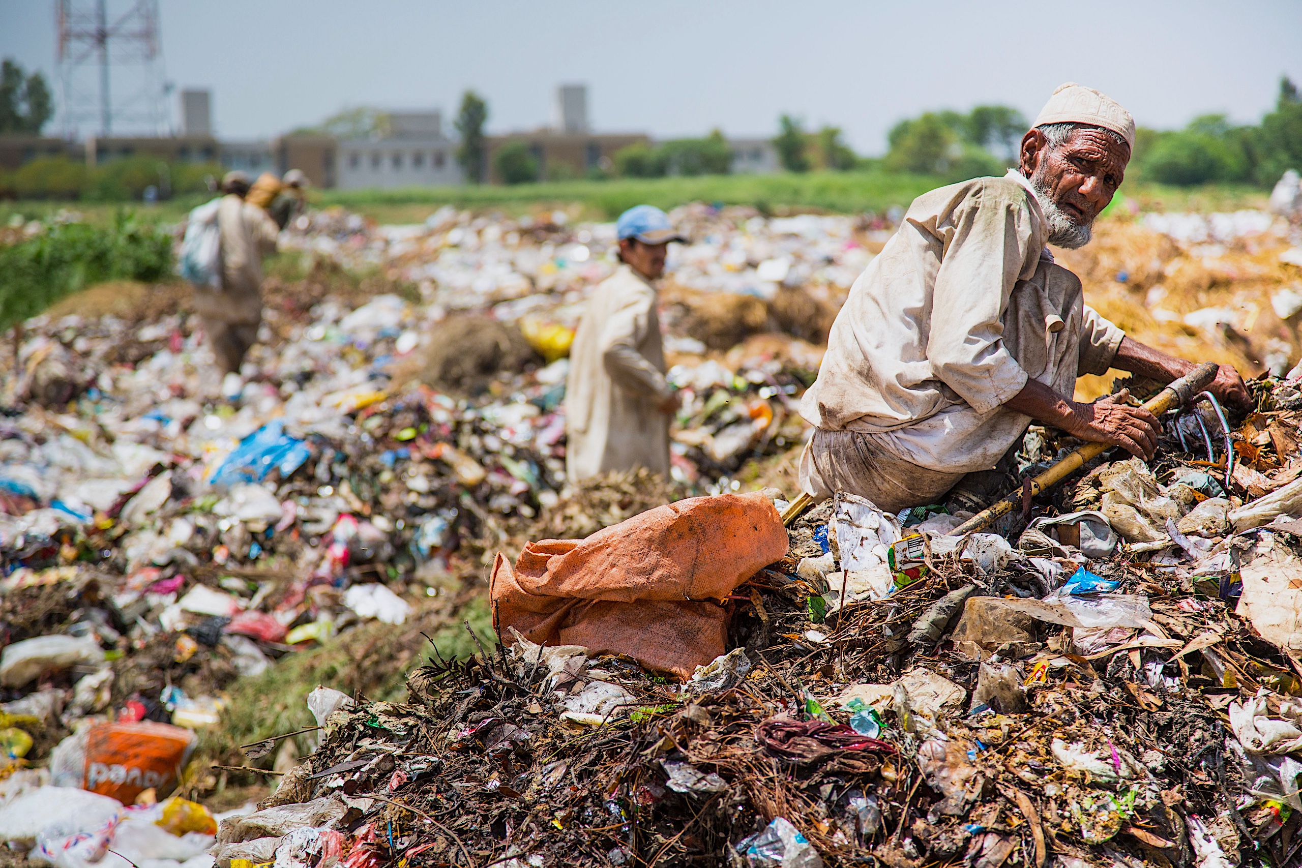 Pakistan plans plastic reform: Its informal recyclers hold the key ...